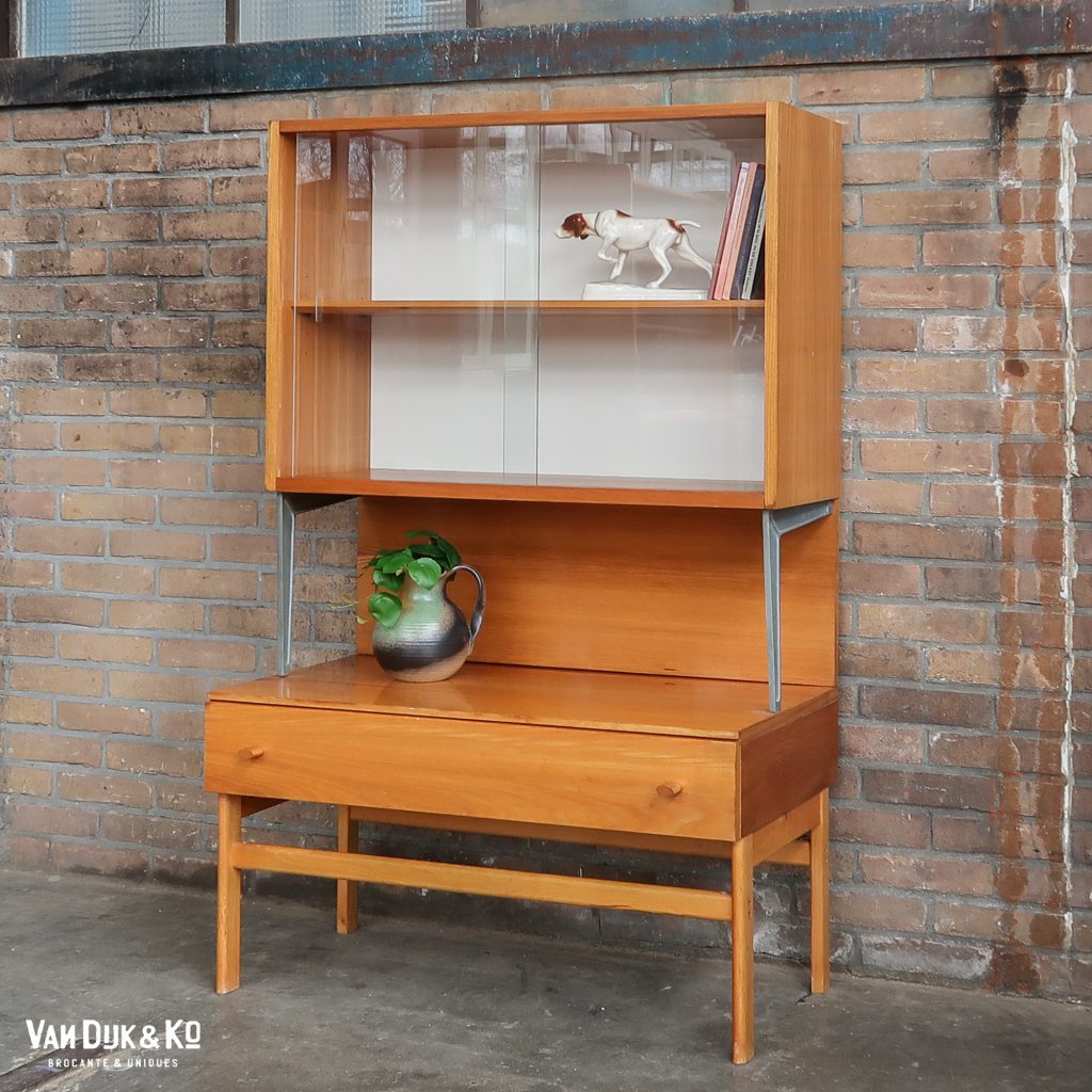 Vintage wandkast – Jitona » Van Dijk & Ko
