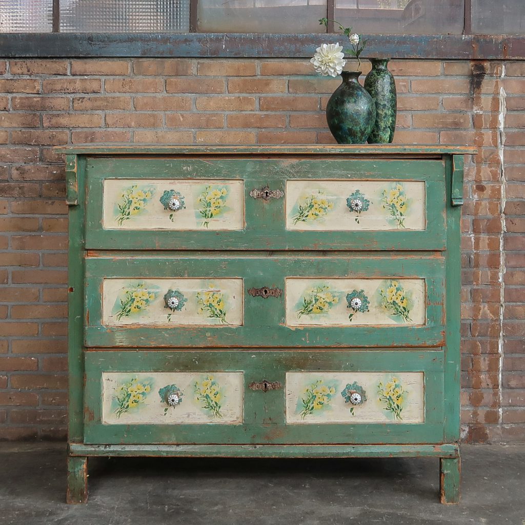 Brocante commode met print » Van Dijk & Ko