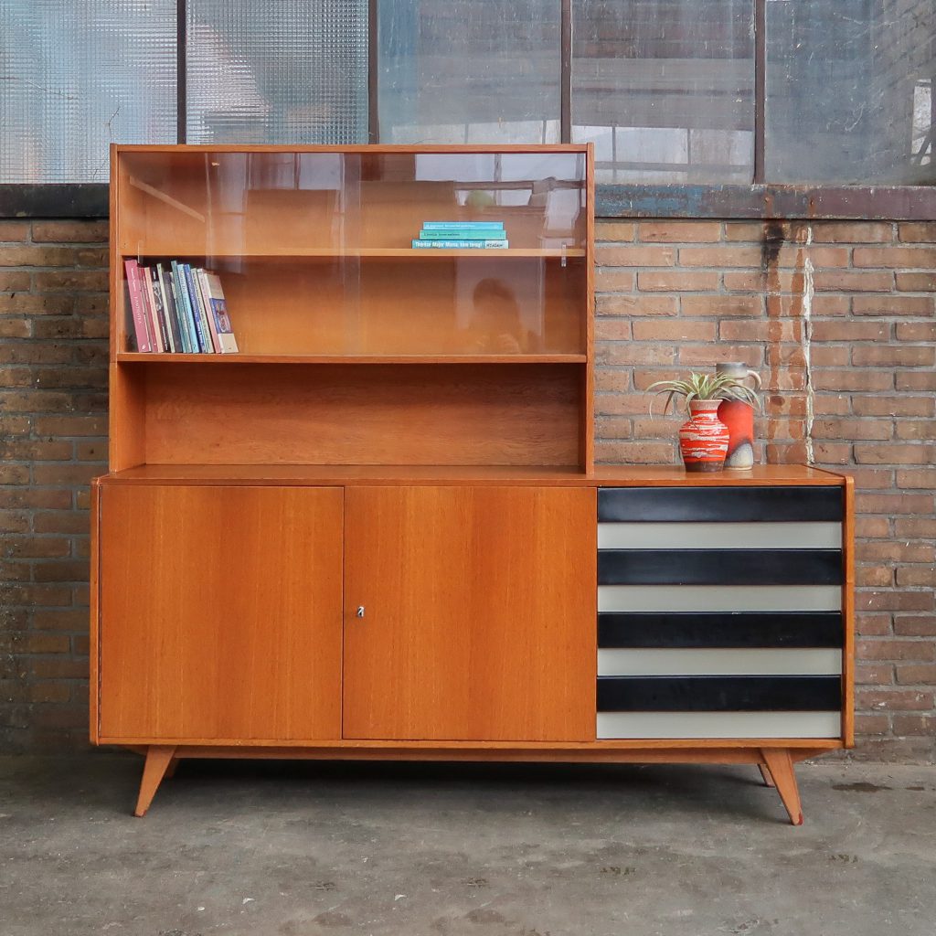 Vintage wandkast- Jiri Jiroutek » Van Dijk & Ko